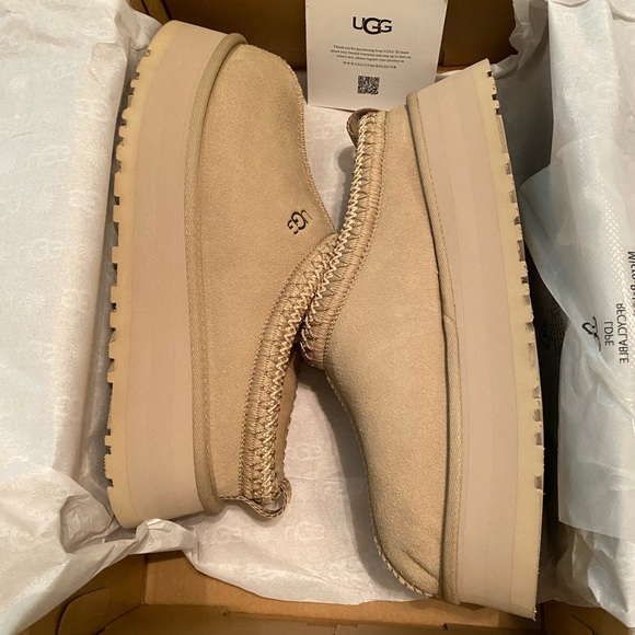 UGG | Shoes | New Ugg Tazz Mustard Seed Size 6 Left | Poshmark